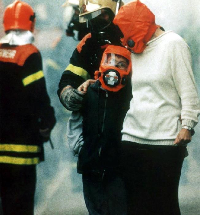 Dräger PARAT C úniková kukla v kompaktním pevném pouzdře | Požární ...